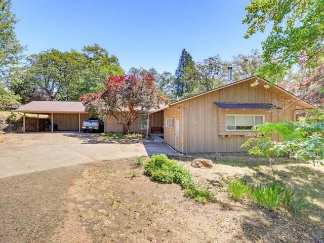 502 Vista Park Dr, Eagle Point, OR 97524