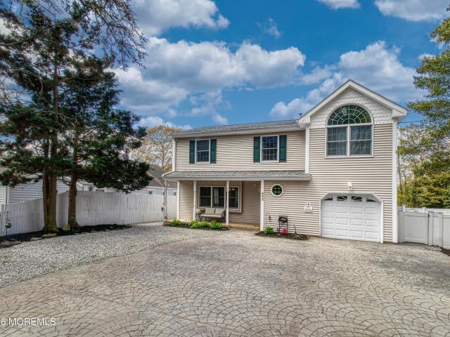 502 Yew Drive