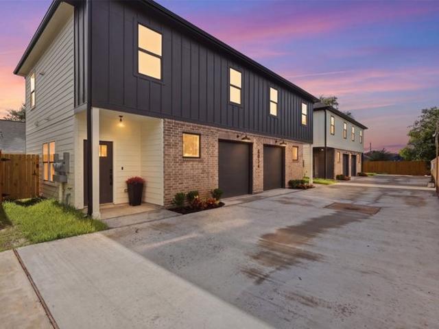 5034 Mallow St, Houston, TX 77033
