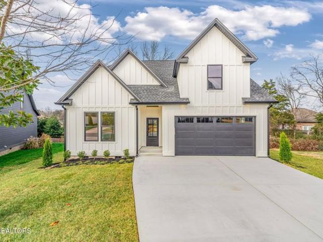 5034 Grove Park Ct NE, Cleveland, TN 37312