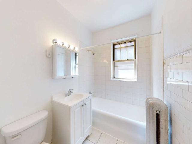 5034 5046 S. Woodlawn Avenue 2 Bedroom Apartment for Rent at 5034 S Woodlawn Ave, Chicago, IL 60615 Kenwood
