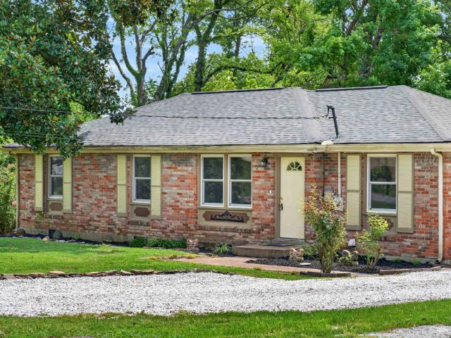 5035 Bonnameade Dr