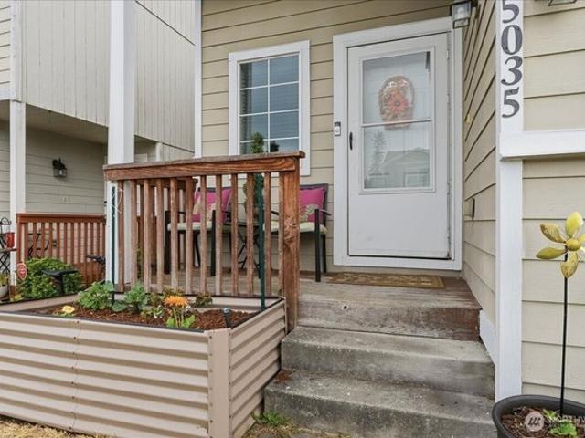5035 Bowwood Cir NE, Bremerton, WA 98310