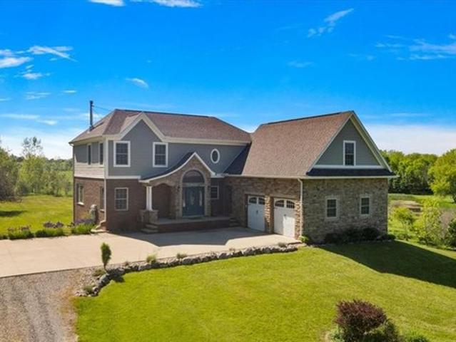 5035 Hidden Ridge Dr, Hadley, MI 48455