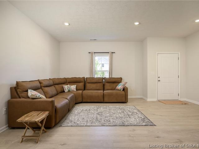 5035 schaffer Lane