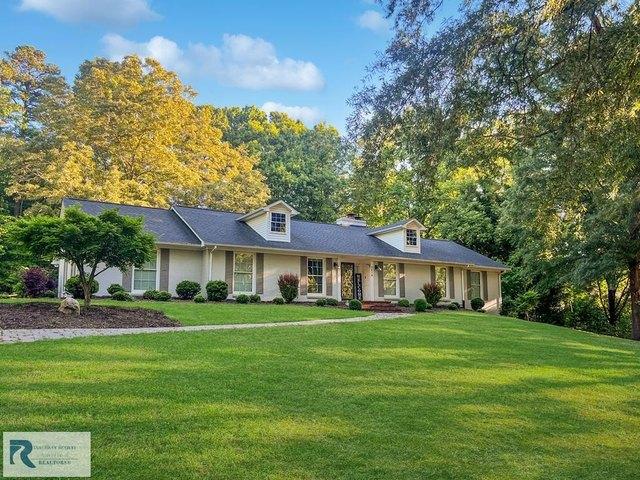 5036 Deerfield Ln, Danville, VA 24540