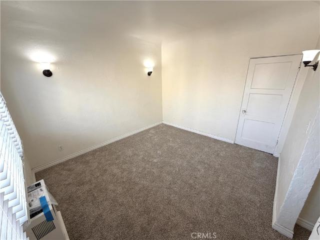 5036 Denker Avenue 1/4