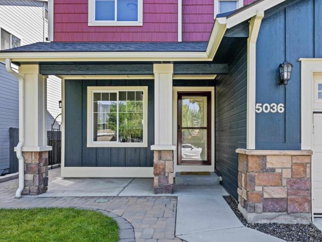 5036 E Fescue Dr