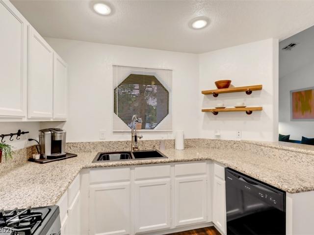 5036 S Rainbow Blvd, Unit 204, Las Vegas, NV 89103 | MLS #2794