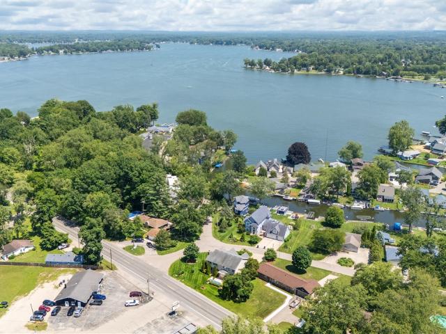 5036 Shoreview Drive
