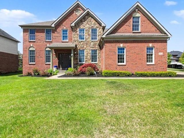 50371 Langley Dr, Novi, MI 48374
