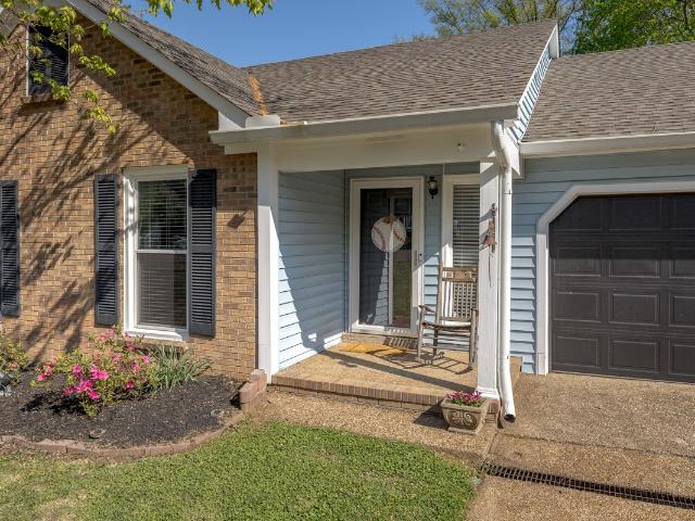 5037 English Village Dr