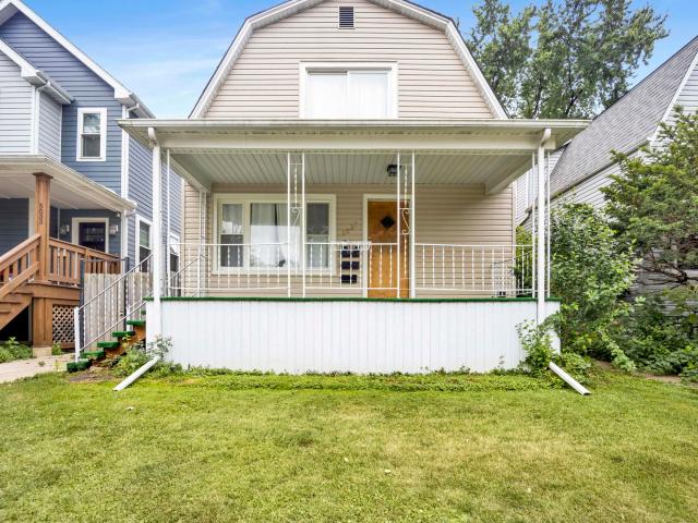 5037 W Winona St, Chicago, IL 60630 | MLS #12584 | Compass