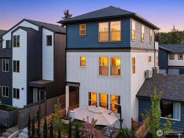 5037 25th Ave SW, Seattle, WA 98106