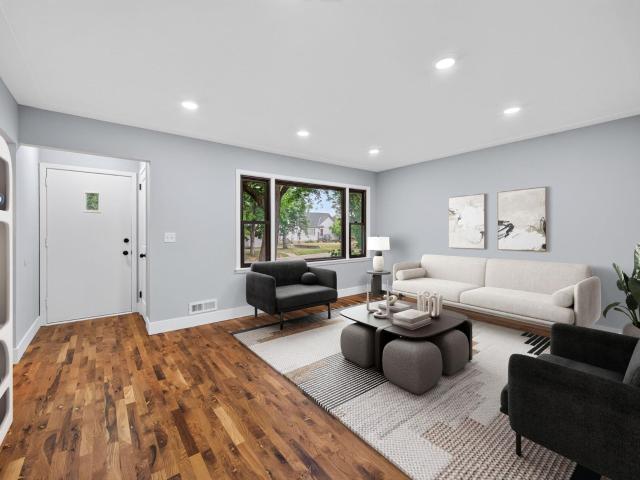 5037 4th Street NE