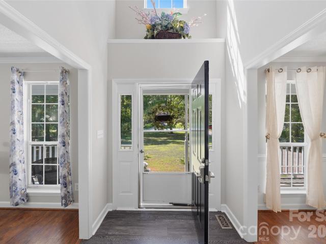 5038 Scaleybark Court