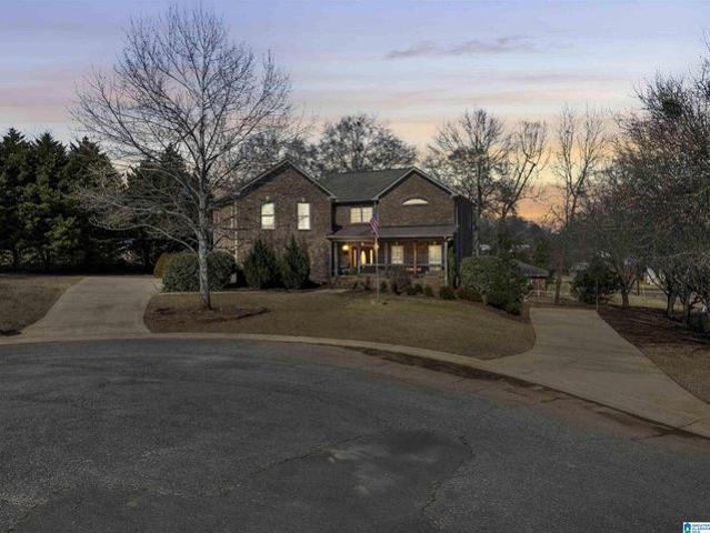 5039 Tammy Ln, Hueytown, AL 35023