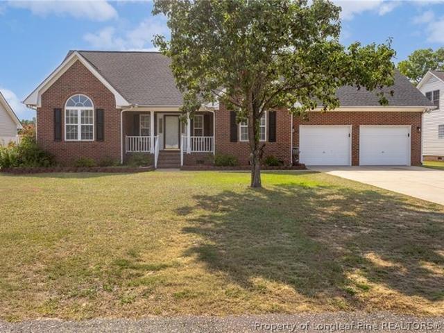5039 Woodspring Dr, Hope Mills, NC 28348