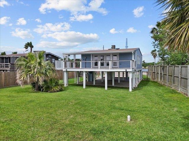 5030 Scenic Dr, Dickinson, TX 77539