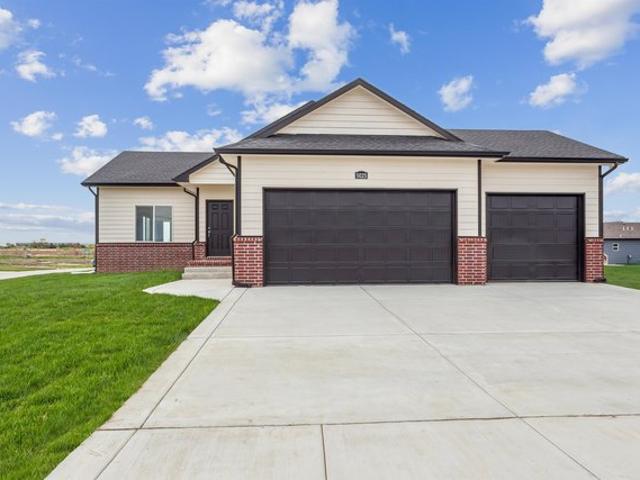 5031 N Toben Ct, Bel Aire, KS 67226