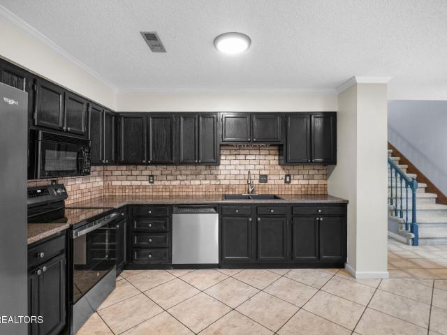 5032 Griffins Gate Lane