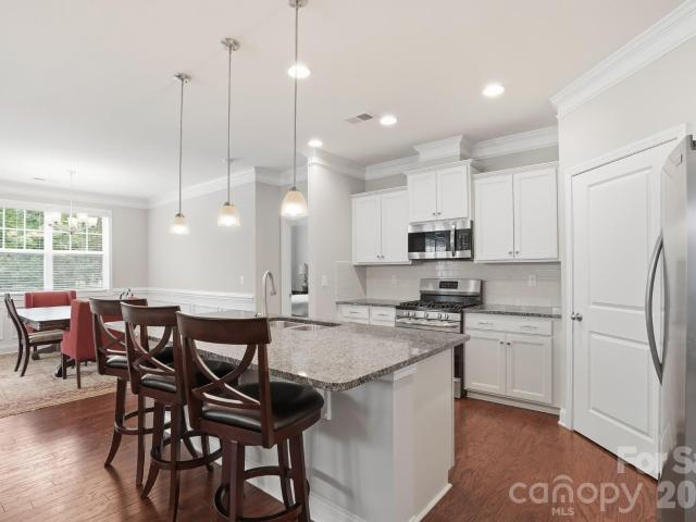 5032 Lydney Circle