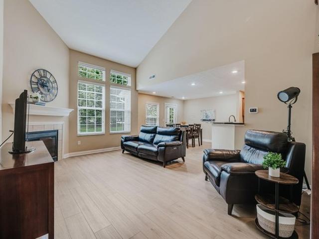 5033 Calais Dr, Columbus, OH 43221