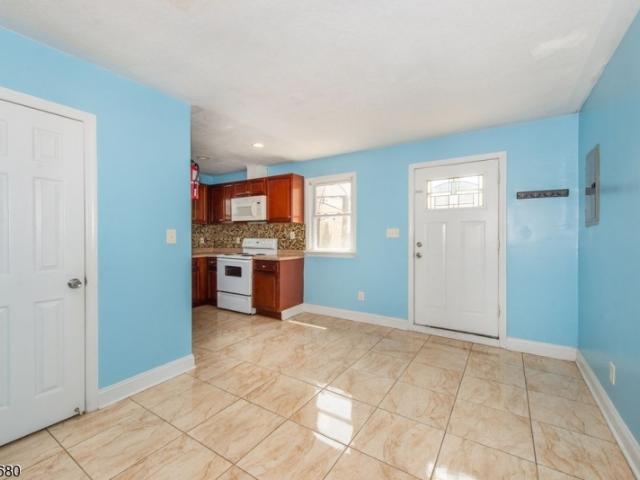 503 12Th Ave # 3