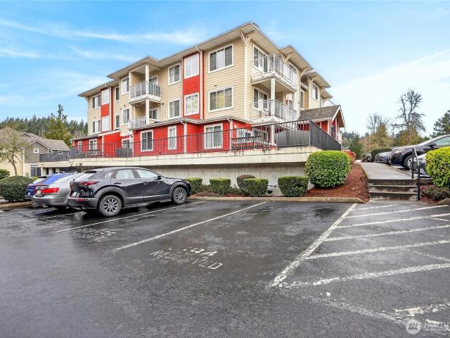 503 225th Ln NE, Unit F101, Sammamish, WA 98074 | MLS #2552