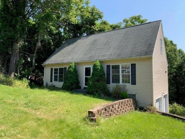 503 Candlewood Lake Rd N, New Milford, CT 06776