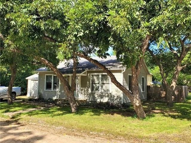 503 Bruns St, Seguin, TX 78155