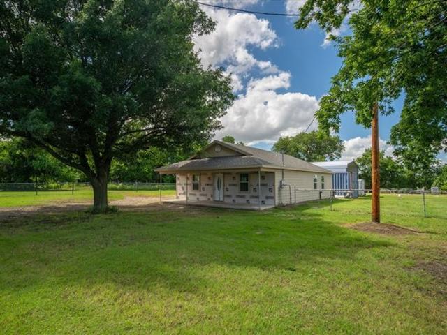 503 E Sanger St, Celeste, TX 75423