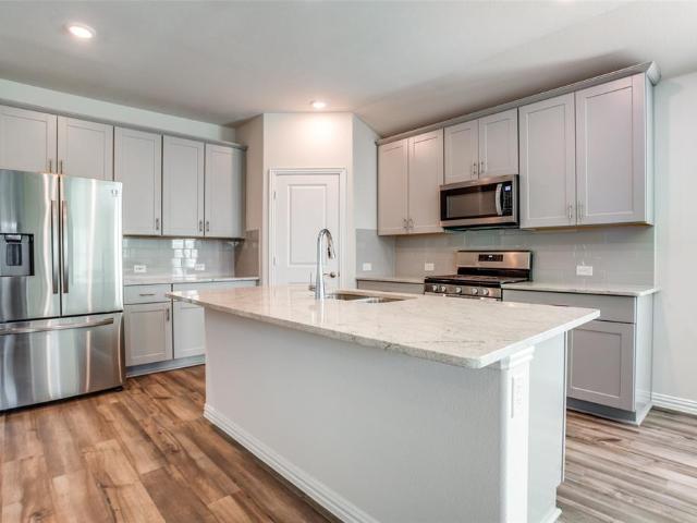 503 Fox Ridge Dr, Princeton, TX 75407 | MLS #21221