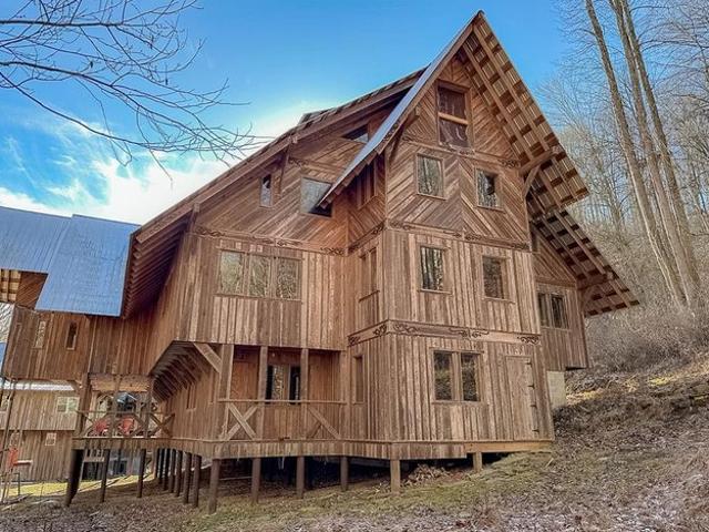 503 Fallen Timber Rd, Smithfield, WV 26437