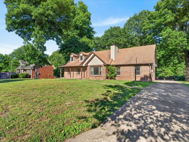 503 Linda Ln
