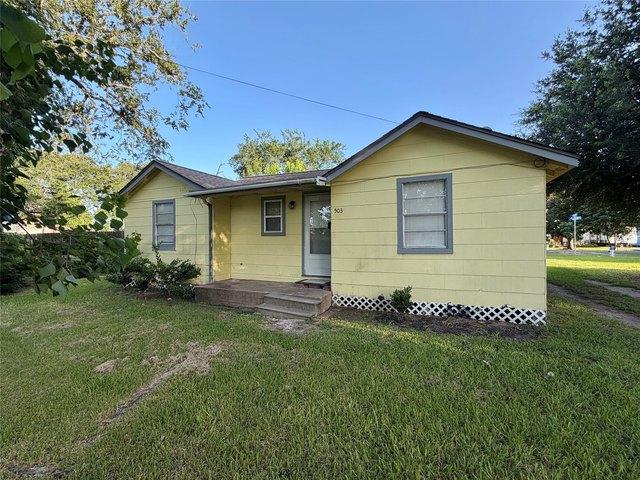 503 McKee St, Clute, TX 77531