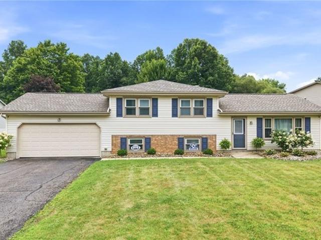 503 Meadowland Dr, Hubbard, OH 44425