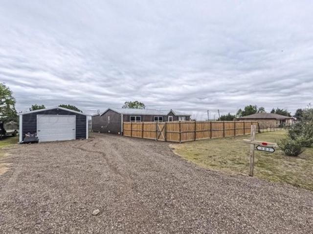 503 Mesquite Dr, Fritch, TX 79036