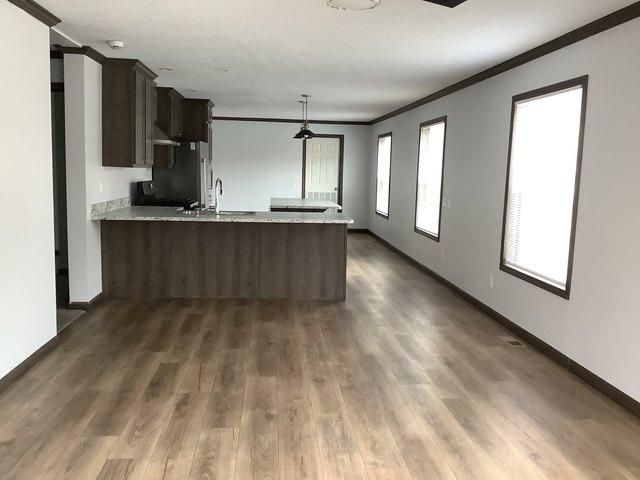 503 N Amber Dr SE, Grand Rapids, MI 49548