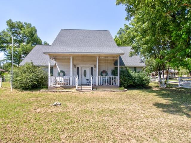 503 Sherman St, Tioga, TX 76271