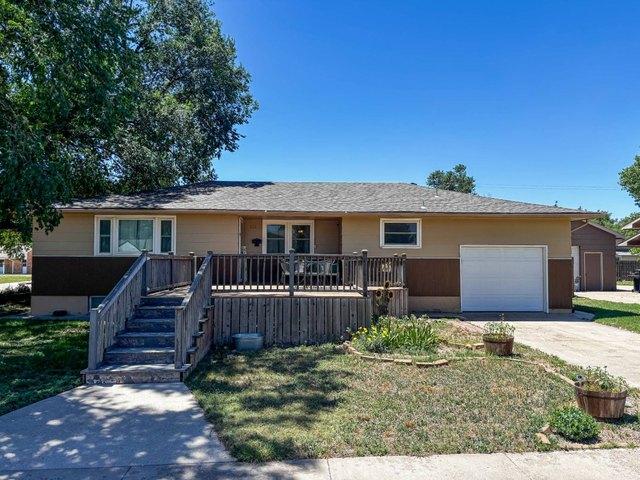 503 Radloff Ave, Oakley, KS 67748