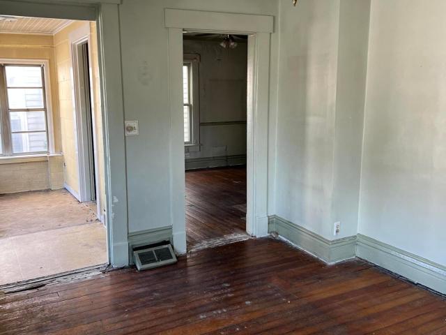 503 W Broadway Street