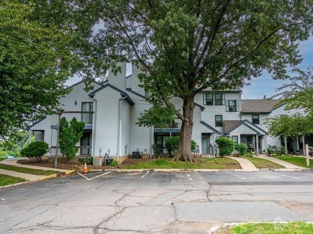 503 Woodbridge Commons Way, Iselin, NJ 08830