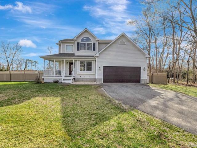 503 Weeks Ave, Manorville, NY 11949