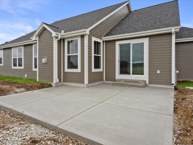 503 Talbot's Woods Dr, Unit LT36, Oconomowoc, WI 53066 | MLS #1962