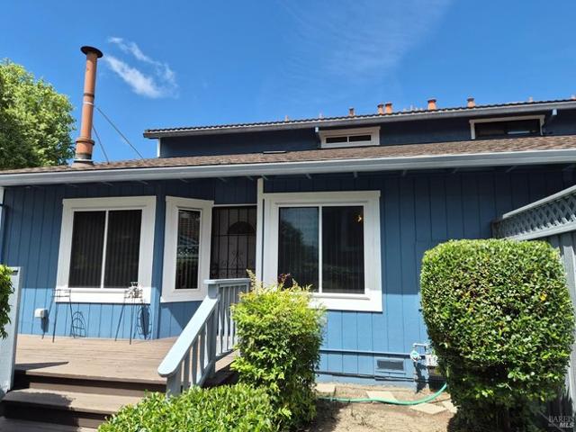5044 Country Club Dr, Rohnert Park, CA 94928