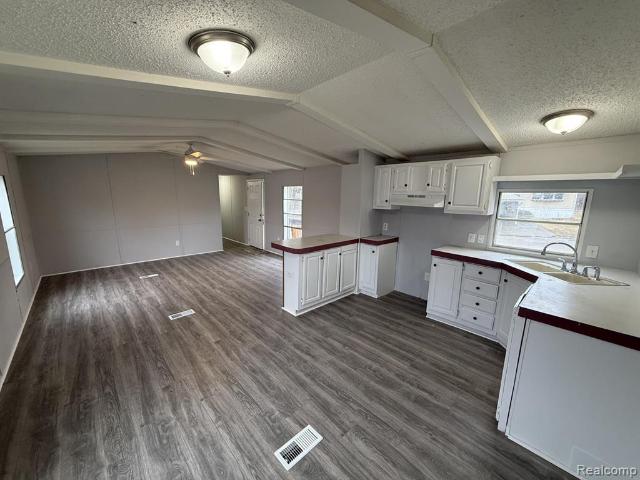 5045 Nadie Drive