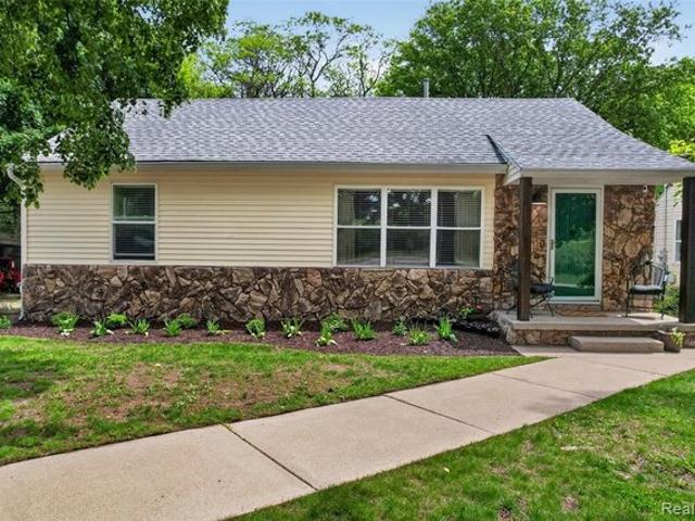 5045 Culver Rd, Brighton Township, MI 48114