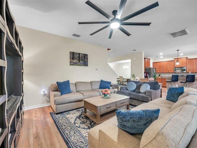 5045 Ivory Stone Dr, Wimauma, FL