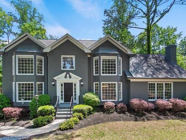 5045 Roxburgh Dr, Roswell, GA 30076